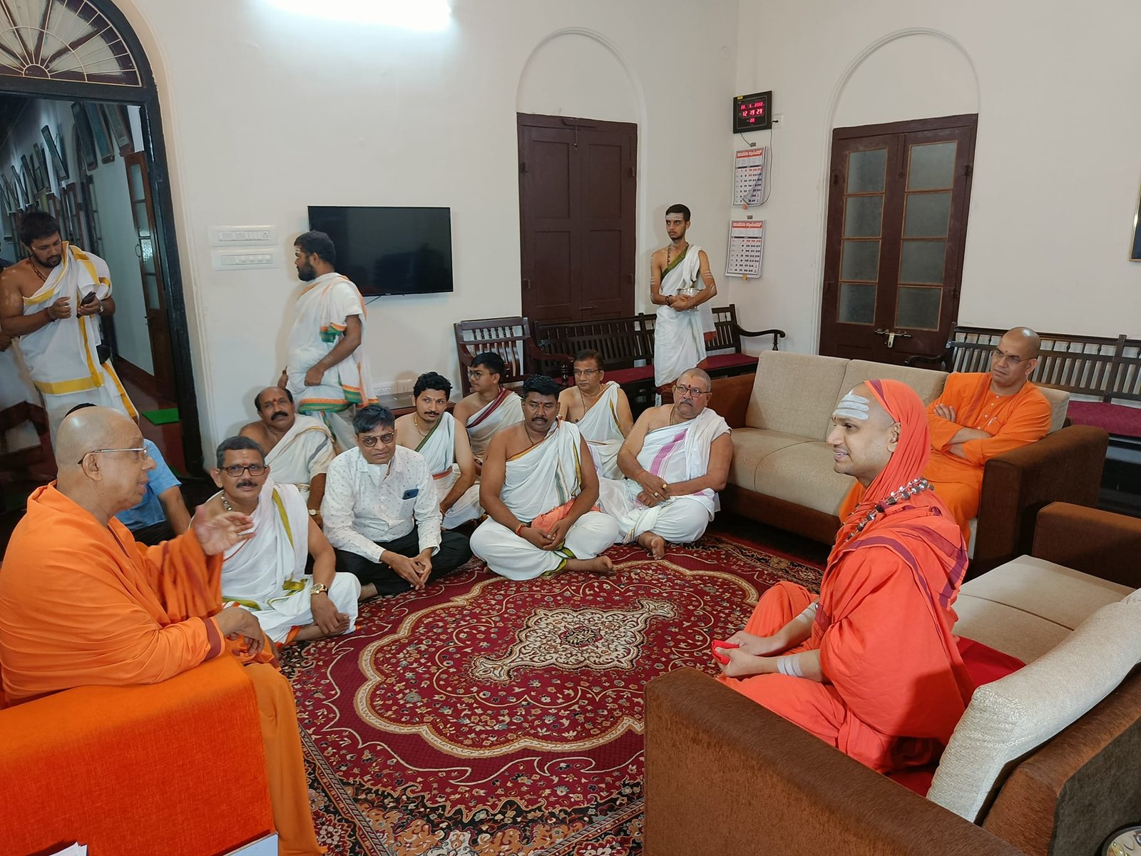 Shri Shri Vamanashram Swamiji visited Ramakrishna Math Mangaluru ...
